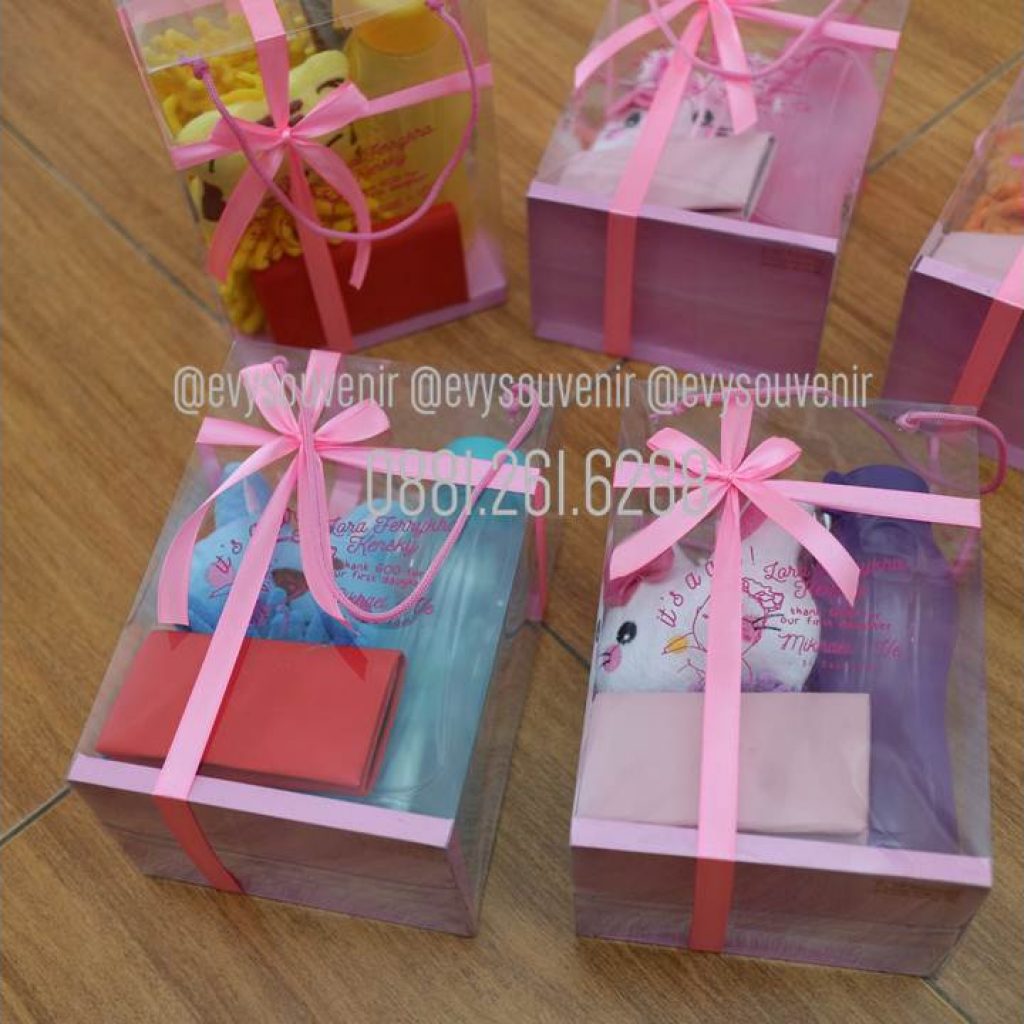 Paket Souvenir – Evy Souvenir