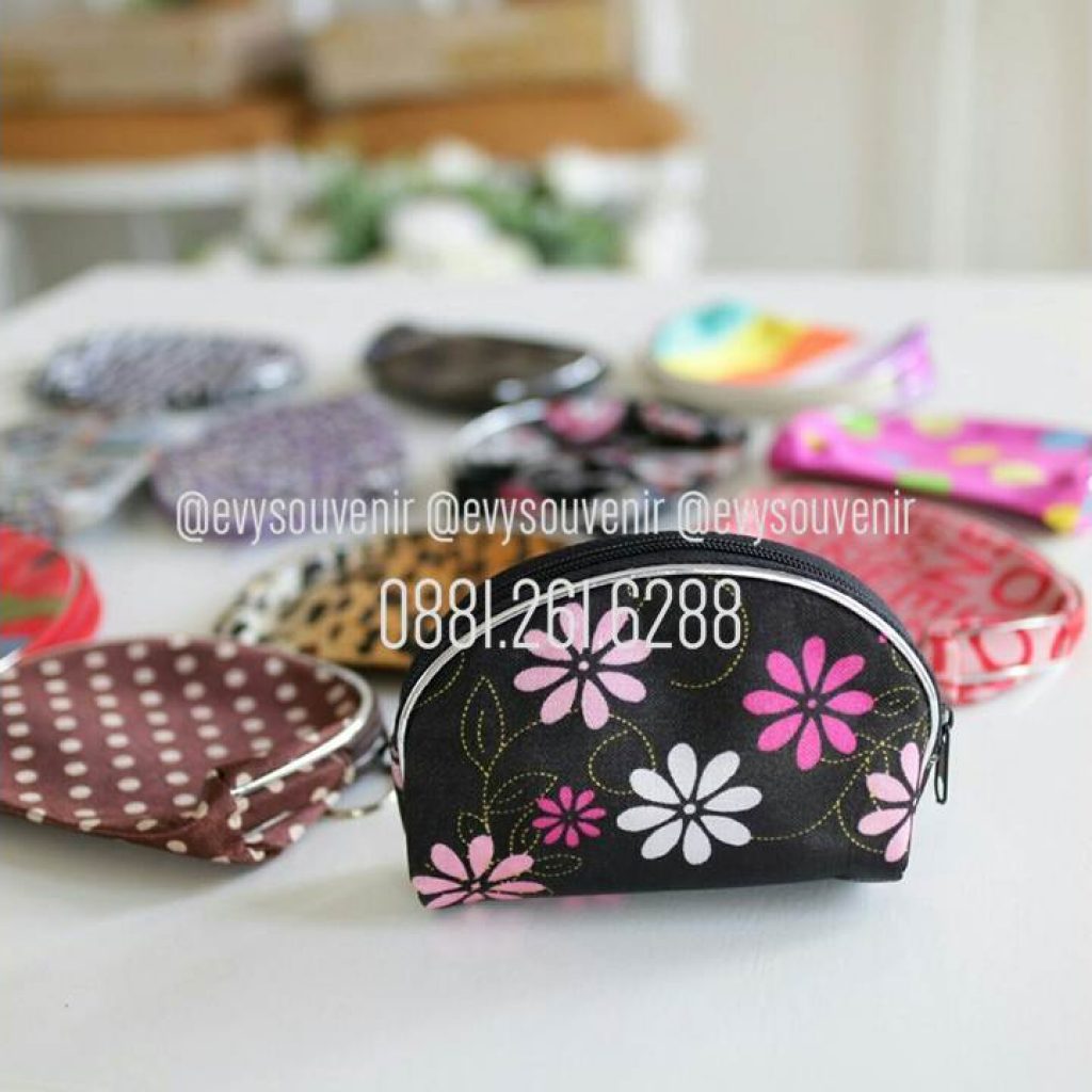 Souvenir Dompet Anne Kecil – Evy Souvenir