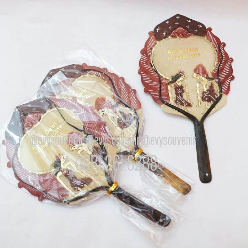 Souvenir Kipas Wayang Kulit – Evy Souvenir