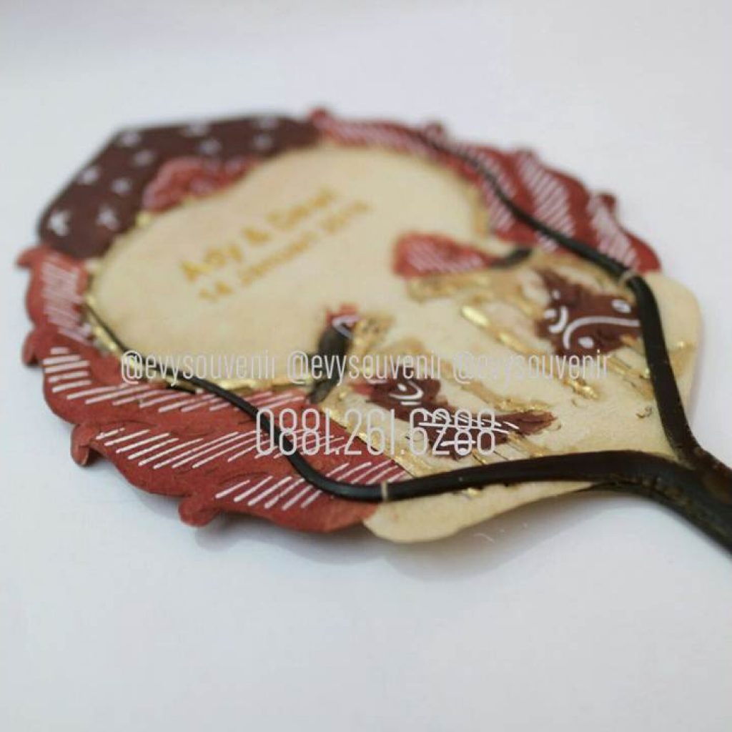 Souvenir Kipas Wayang Kulit – Evy Souvenir