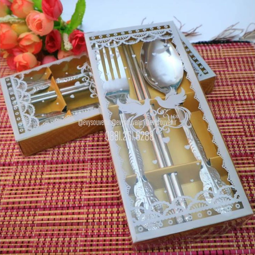 Souvenir Sendok Garpu Sumpit Set – Evy Souvenir