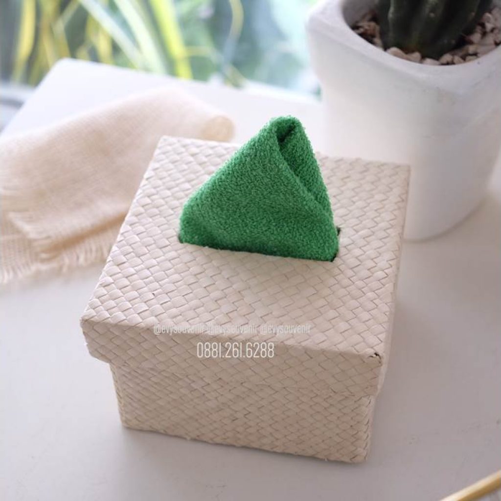 Souvenir Tempat Tissue – Evy Souvenir
