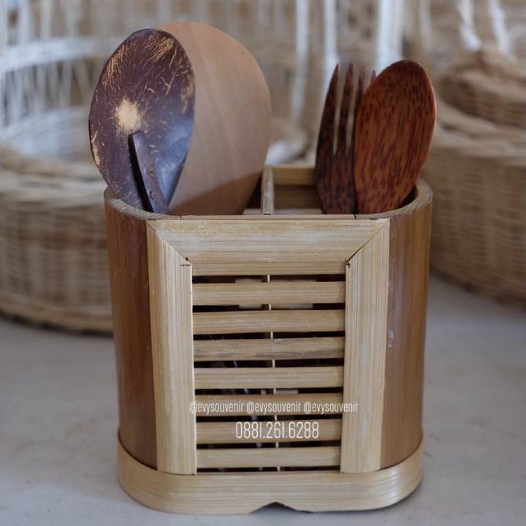 Souvenir Tempat Sendok Garpu Bambu – Evy Souvenir