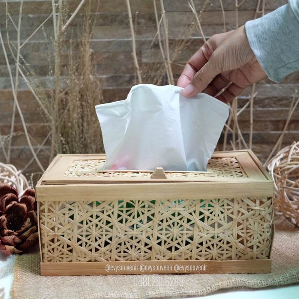 Souvenir Tempat Tissue Anyam Bambu – Evy Souvenir