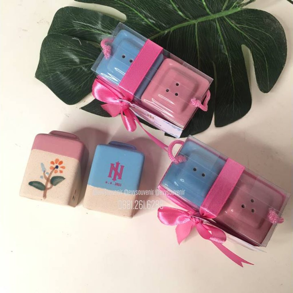 Souvenir Tempat Lada Garam Kotak – Evy Souvenir Souvenir Tempat Lada Garam Kotak – Evy Souvenir