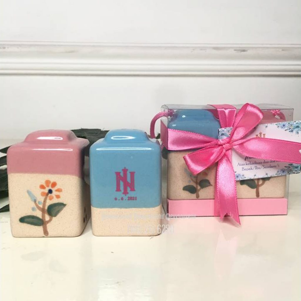 Souvenir Tempat Lada Garam Kotak – Evy Souvenir Souvenir Tempat Lada Garam Kotak – Evy Souvenir
